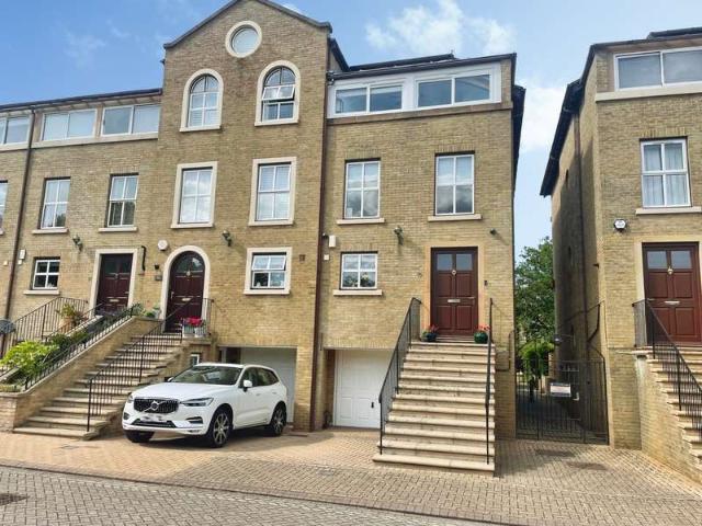 4 Bedroom Property