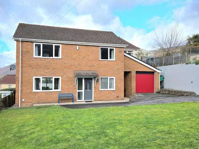 4 Bedroom Property