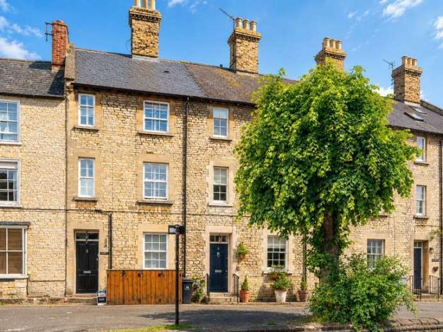 4 Bedroom Property