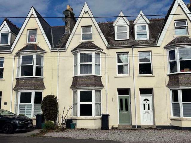 4 Bedroom Property