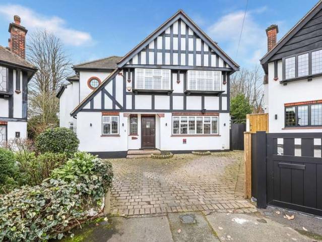 4 Bedroom Property