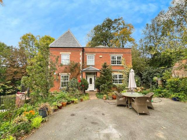 4 Bedroom Property