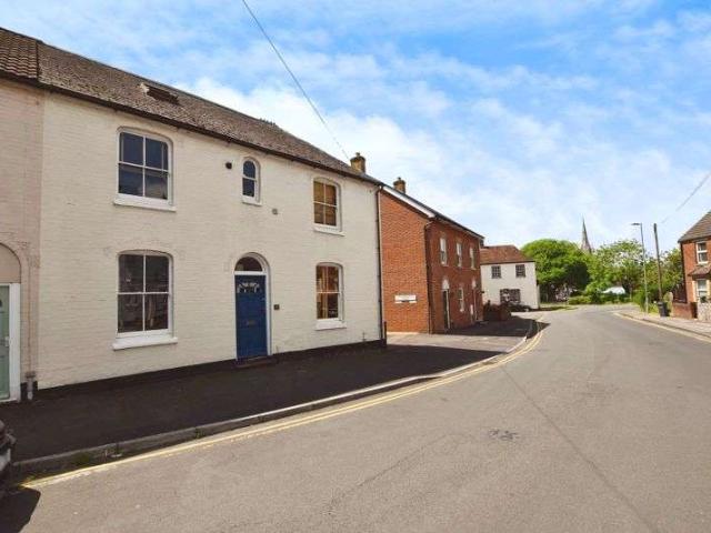4 Bedroom Property