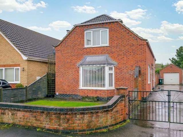 4 Bedroom Property