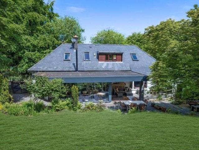 4 Bedroom Property