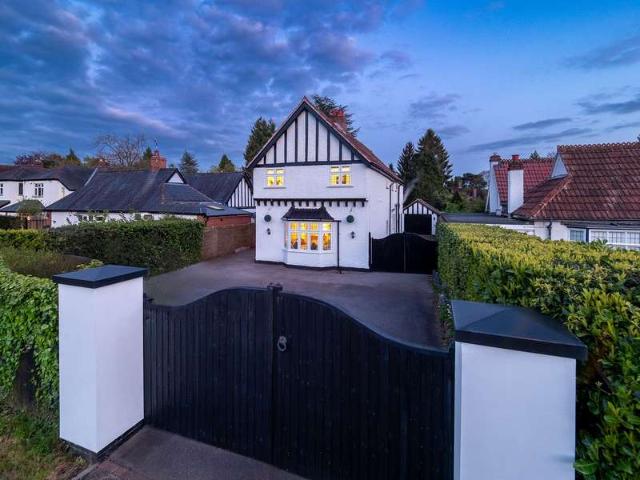 4 Bedroom Property