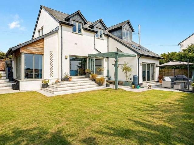 4 Bedroom Property