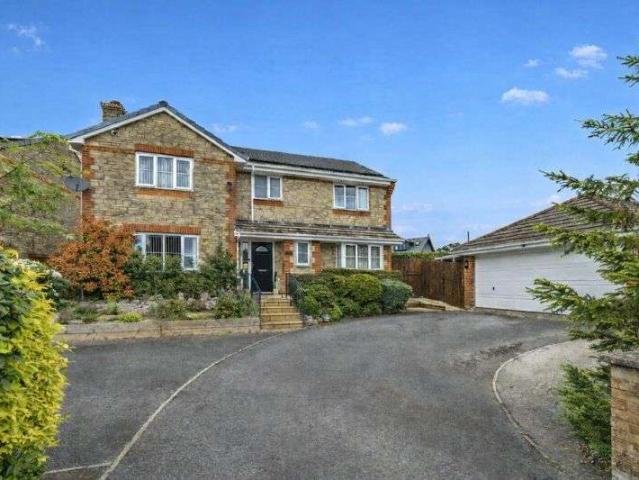 4 Bedroom Property