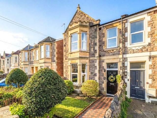 4 Bedroom Property