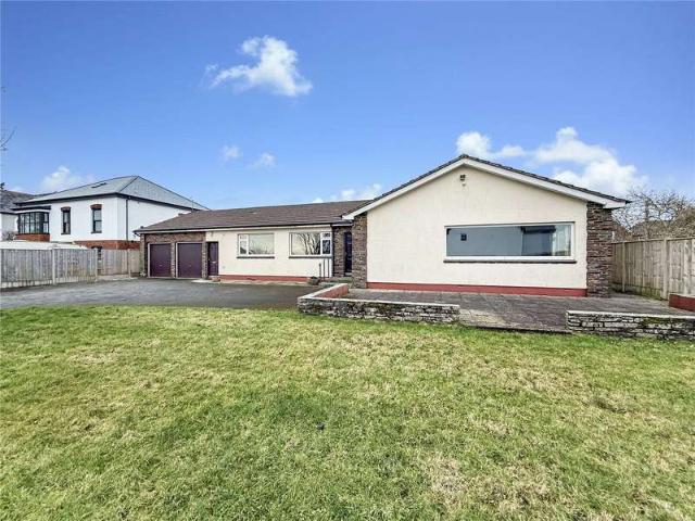 4 Bedroom Property