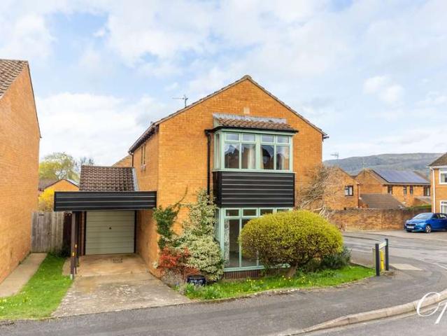 4 Bedroom Property
