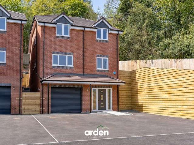 4 Bedroom Property