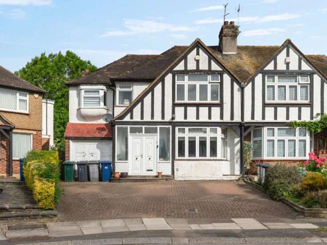 4 Bedroom Property