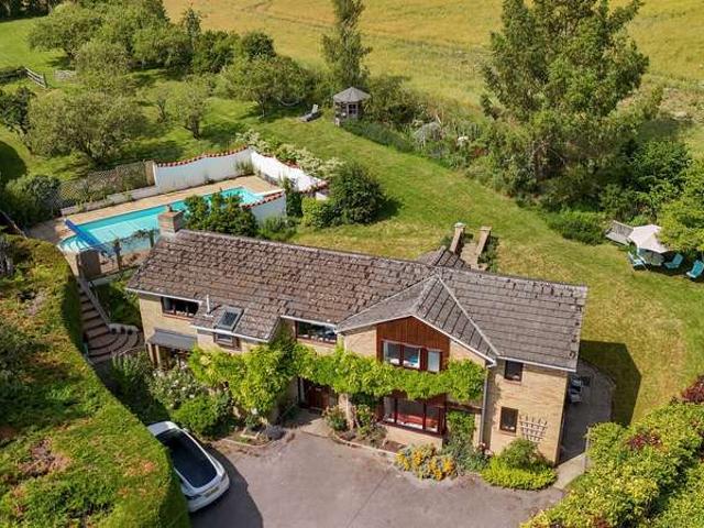 4 Bedroom Property