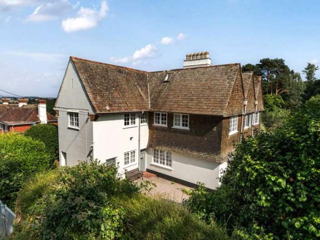 4 Bedroom Property