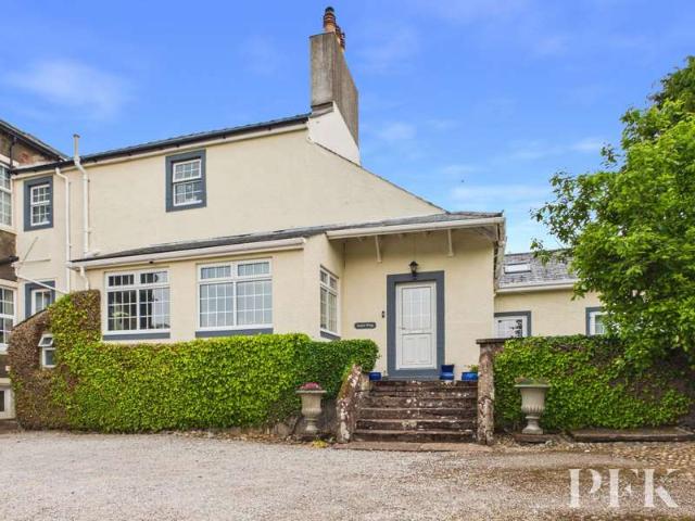 4 Bedroom Property