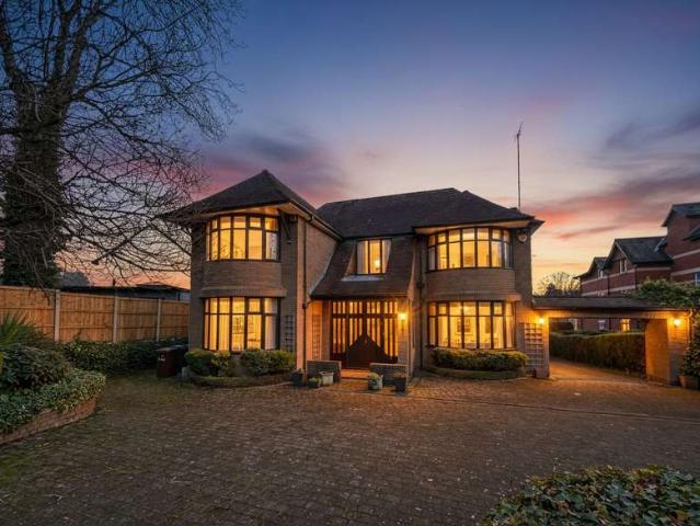 4 Bedroom Property