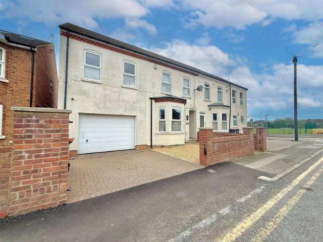 4 Bedroom Property