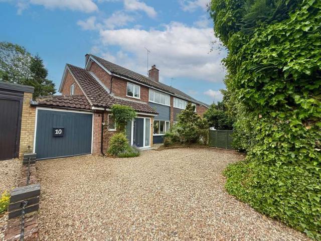 4 Bedroom Property
