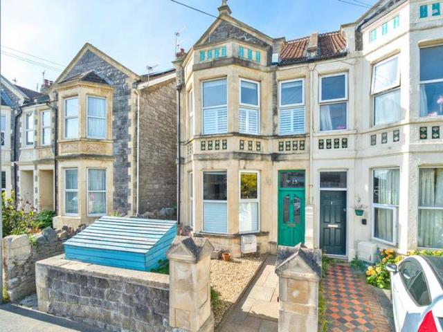4 Bedroom Property