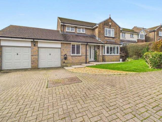 4 Bedroom Property