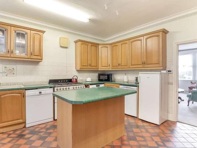 5 Bedroom Detached House