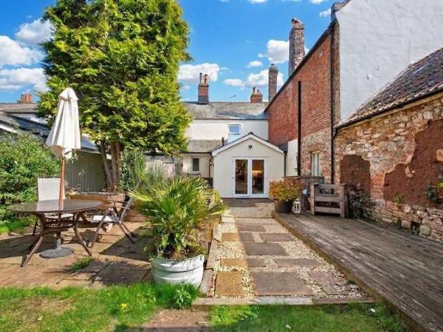 4 Bedroom Property