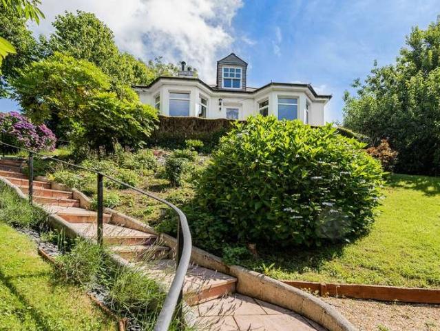 4 Bedroom Property