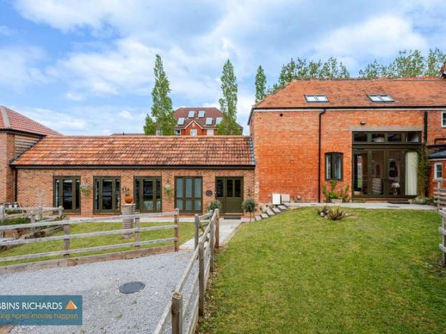4 Bedroom Property