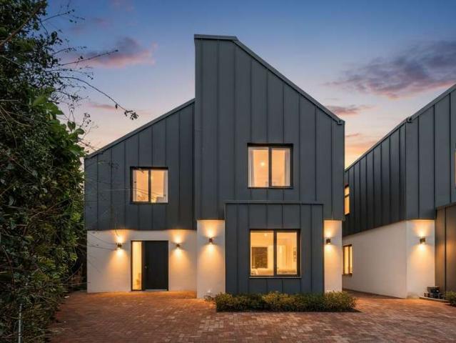 4 Bedroom Property