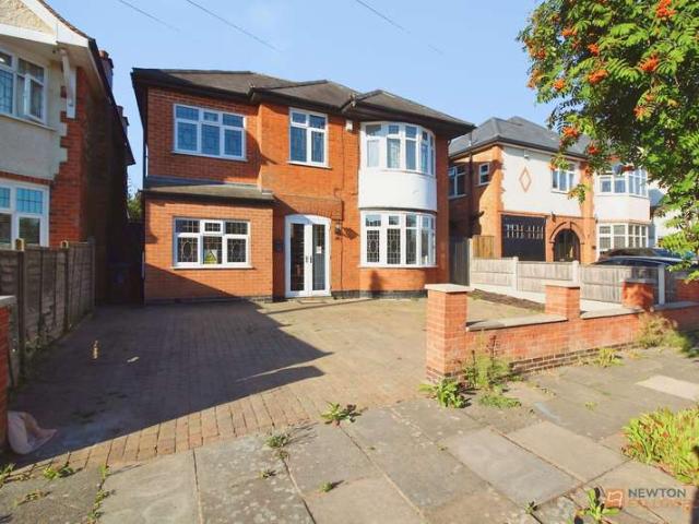 4 Bedroom Property