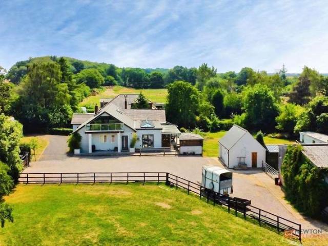 4 Bedroom Property