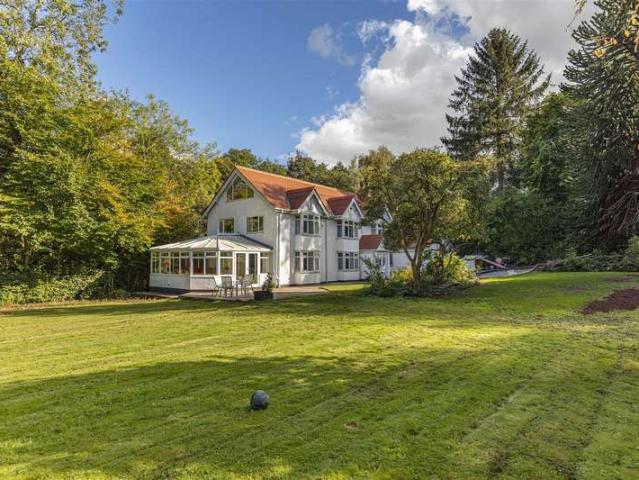 4 Bedroom Property