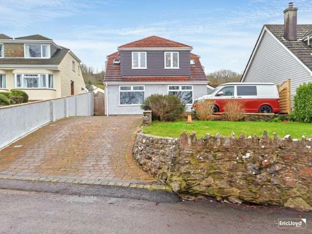 4 Bedroom Property