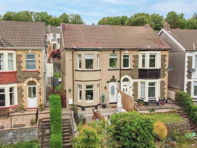4 Bedroom Property