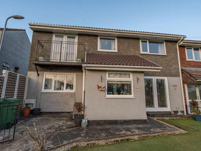 4 Bedroom Property