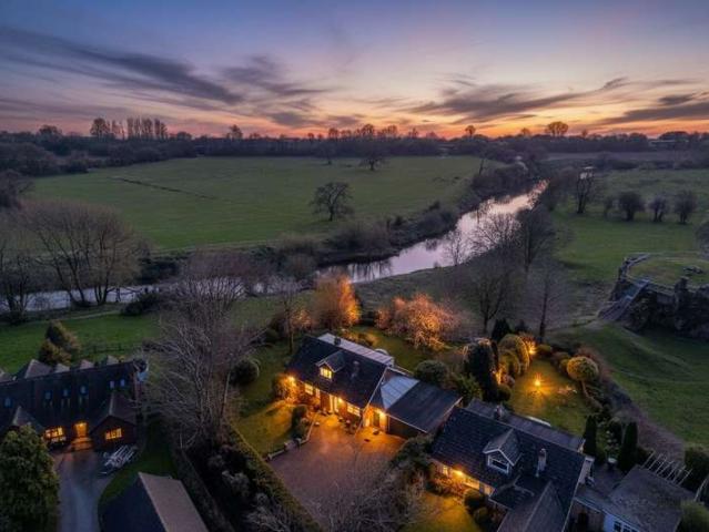 4 Bedroom Property