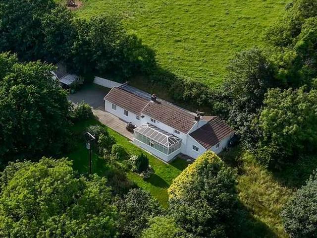 4 Bedroom Property