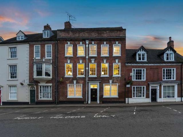 4 Bedroom Property