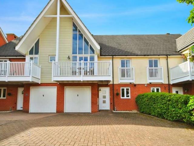 4 Bedroom Property