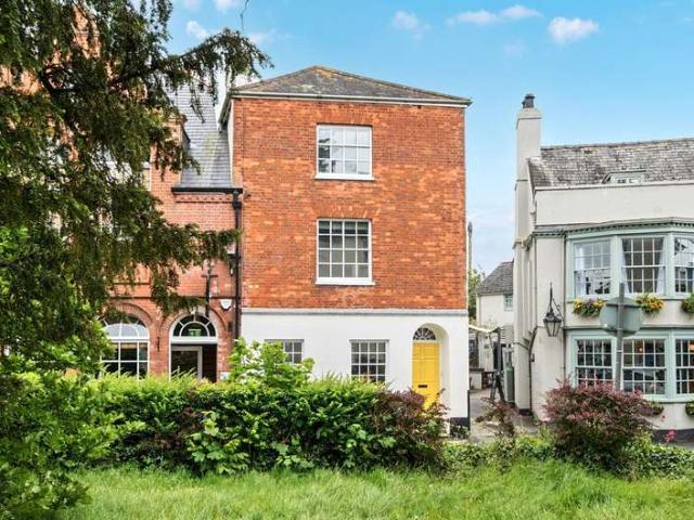 4 Bedroom Property