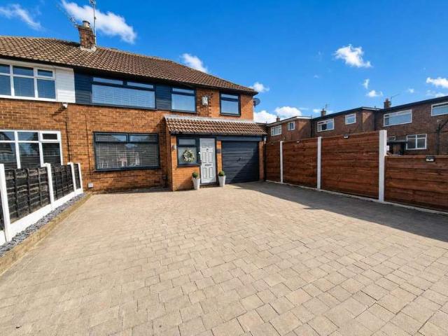 4 Bedroom Property