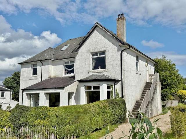 4 Bedroom Property