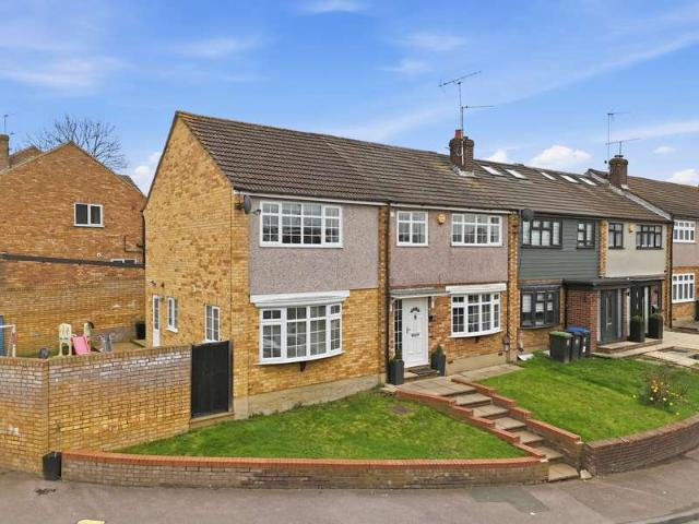 4 Bedroom Property