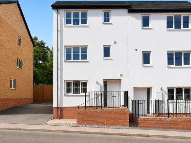 4 Bedroom Property