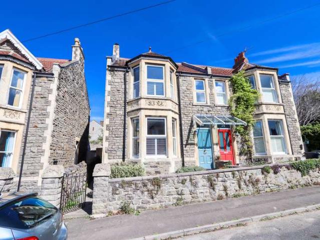 4 Bedroom Property