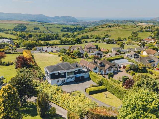 4 Bedroom Property