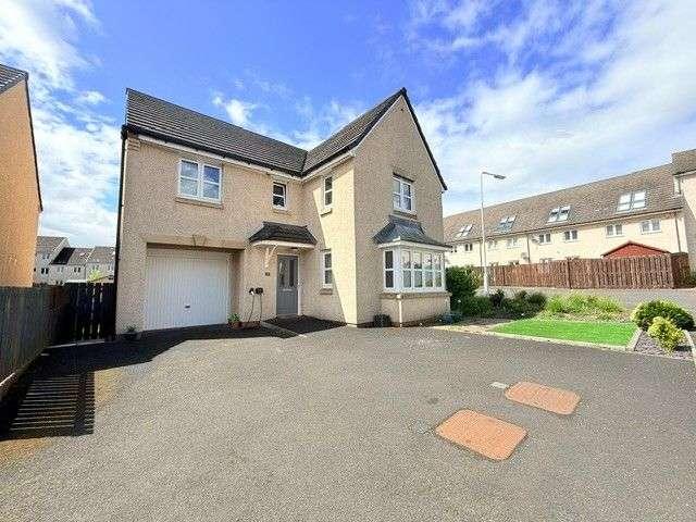 4 Bedroom Property