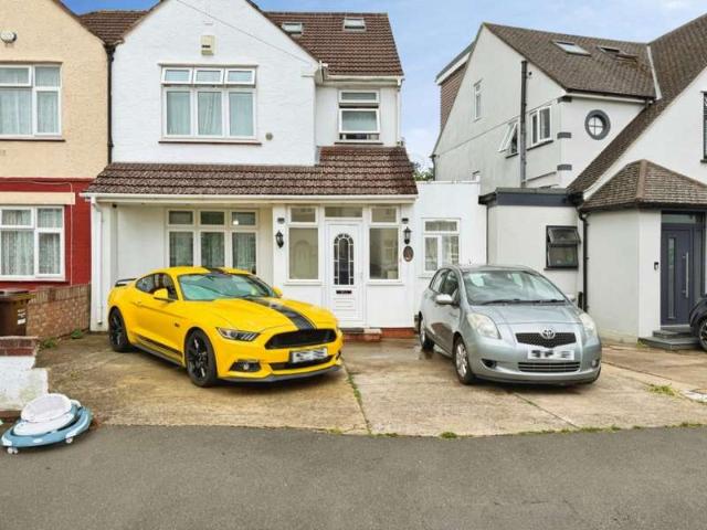 4 Bedroom Property
