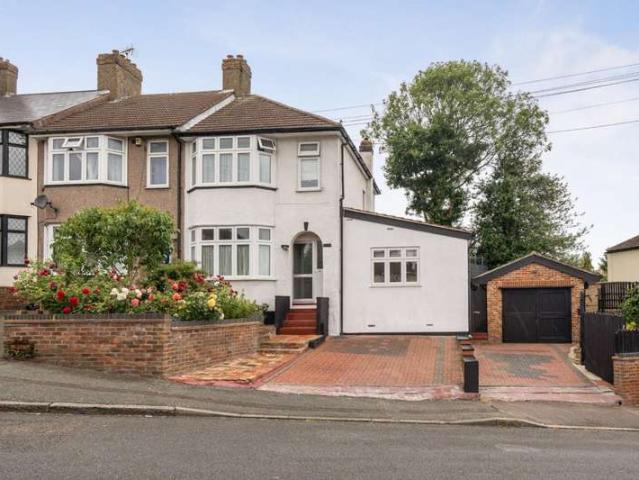 4 Bedroom Property